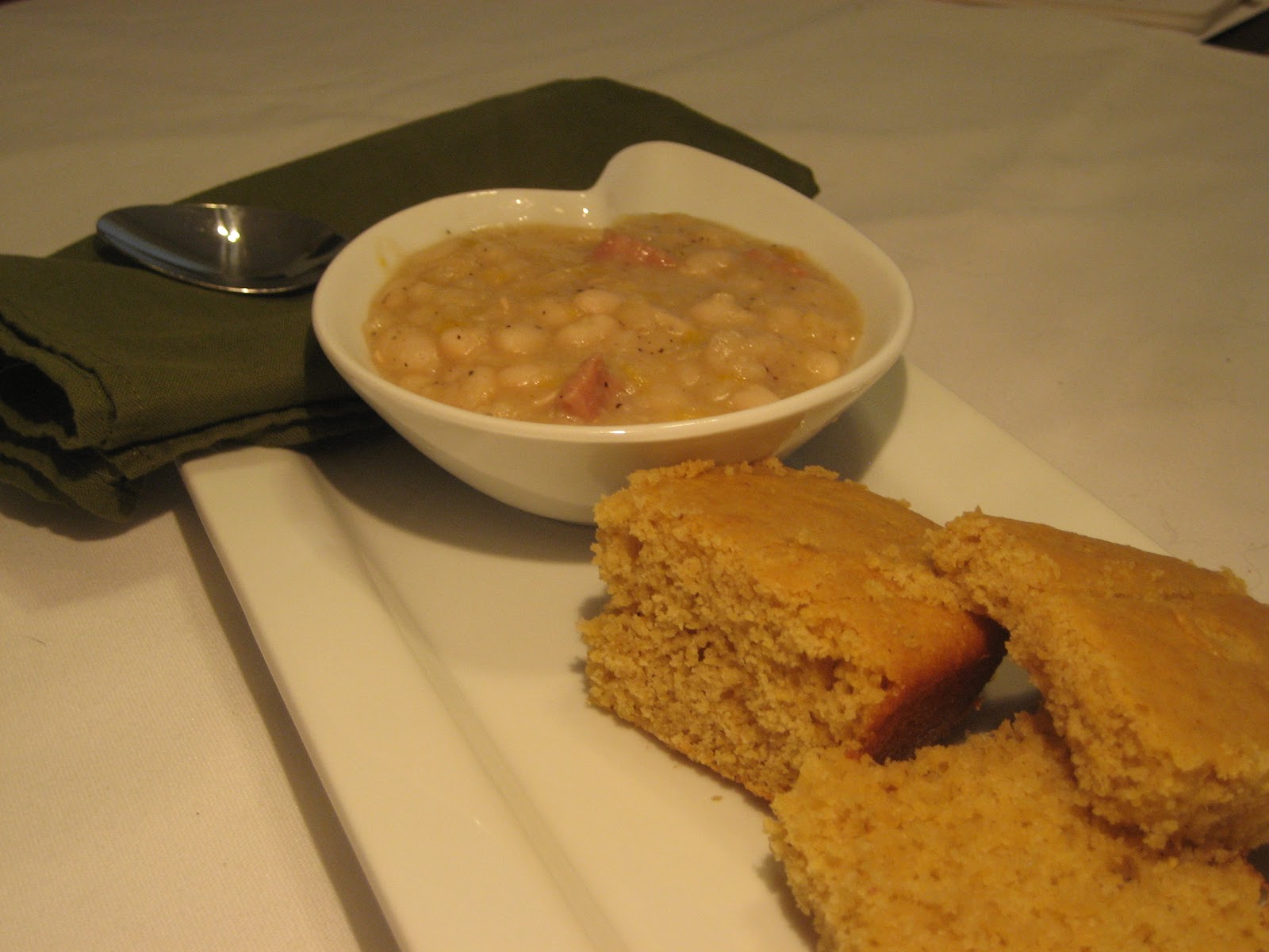 BLOG BY BINNS: CORNBREAD and Beans: A country staple