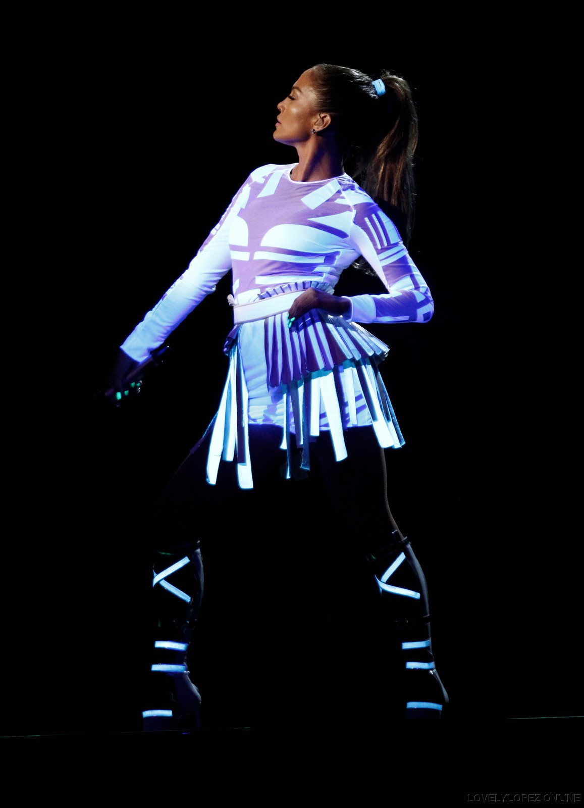 HA OS: Jennifer Lopez's 2011 American Music Awards