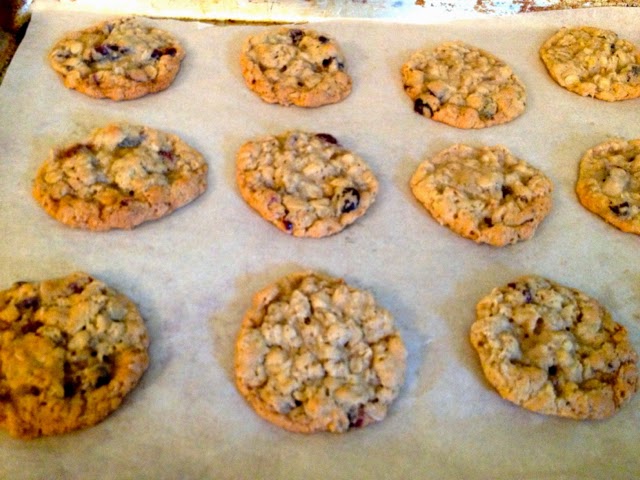 Heidi's Mix: Big Batch Oatmeal Cranberry Cookies