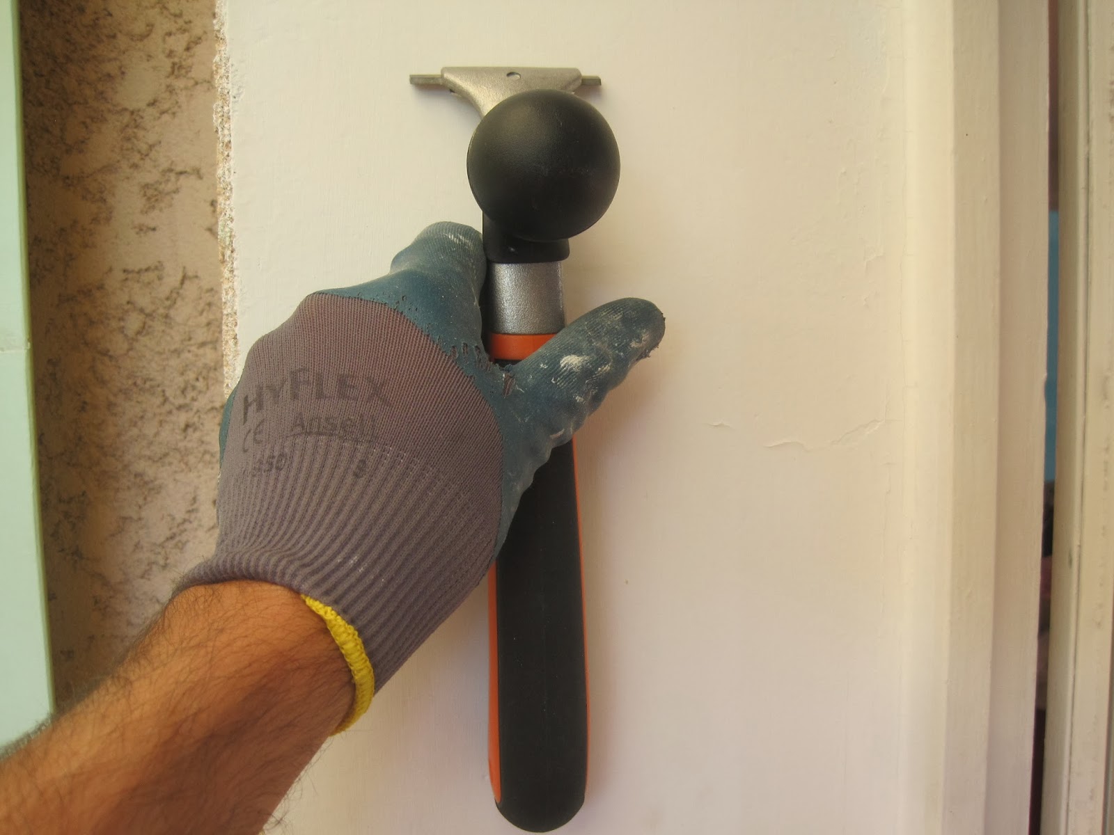 Meca Brico: Gratter une vieille peinture : grattoir Bahco 665