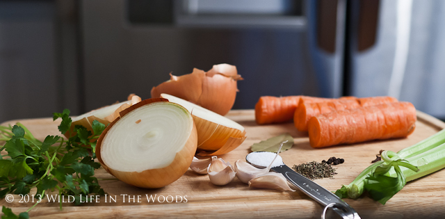 How to Make Homemade Chicken Stock - That Susan Williams