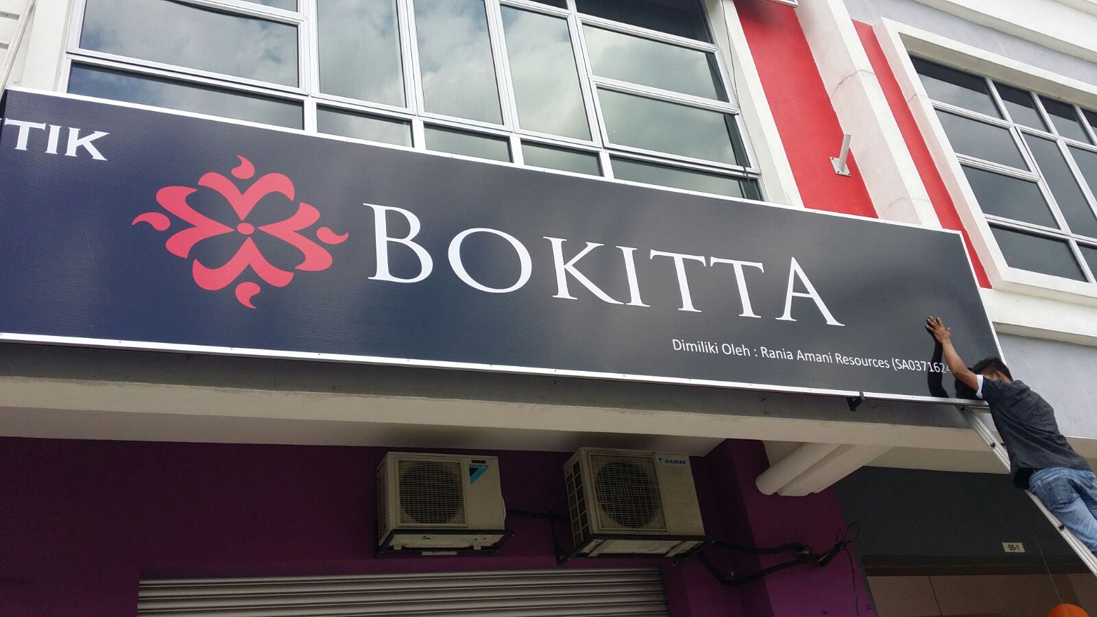 Signboard Murah: PEMASANGAN SIGNBOARD METAL FRAME BUTIK BOKITTA- Subang ...