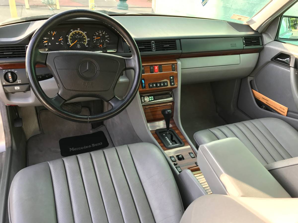 Daily Turismo: W124 Diesel: 1995 Mercedes-Benz E300