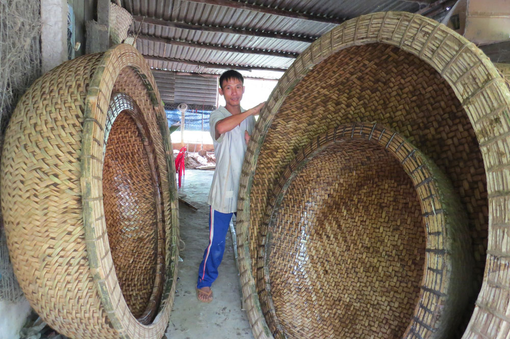 Amazing Vietnam: Ở làng nghề thúng chai