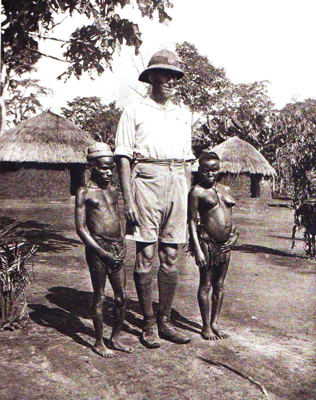 "S" obéit et "R" agit: Pygmée