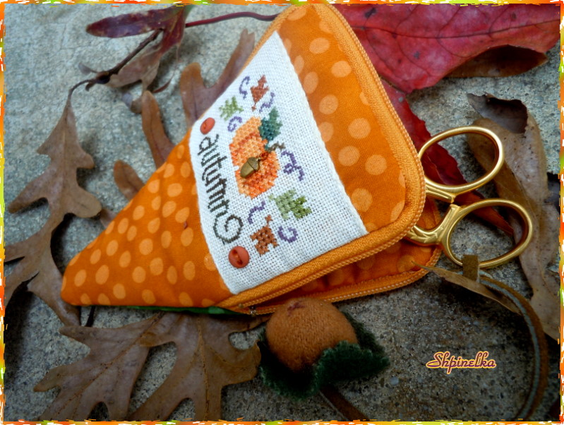 The World's Largest Collection of Smalls TOO: Acorn Scissor Case