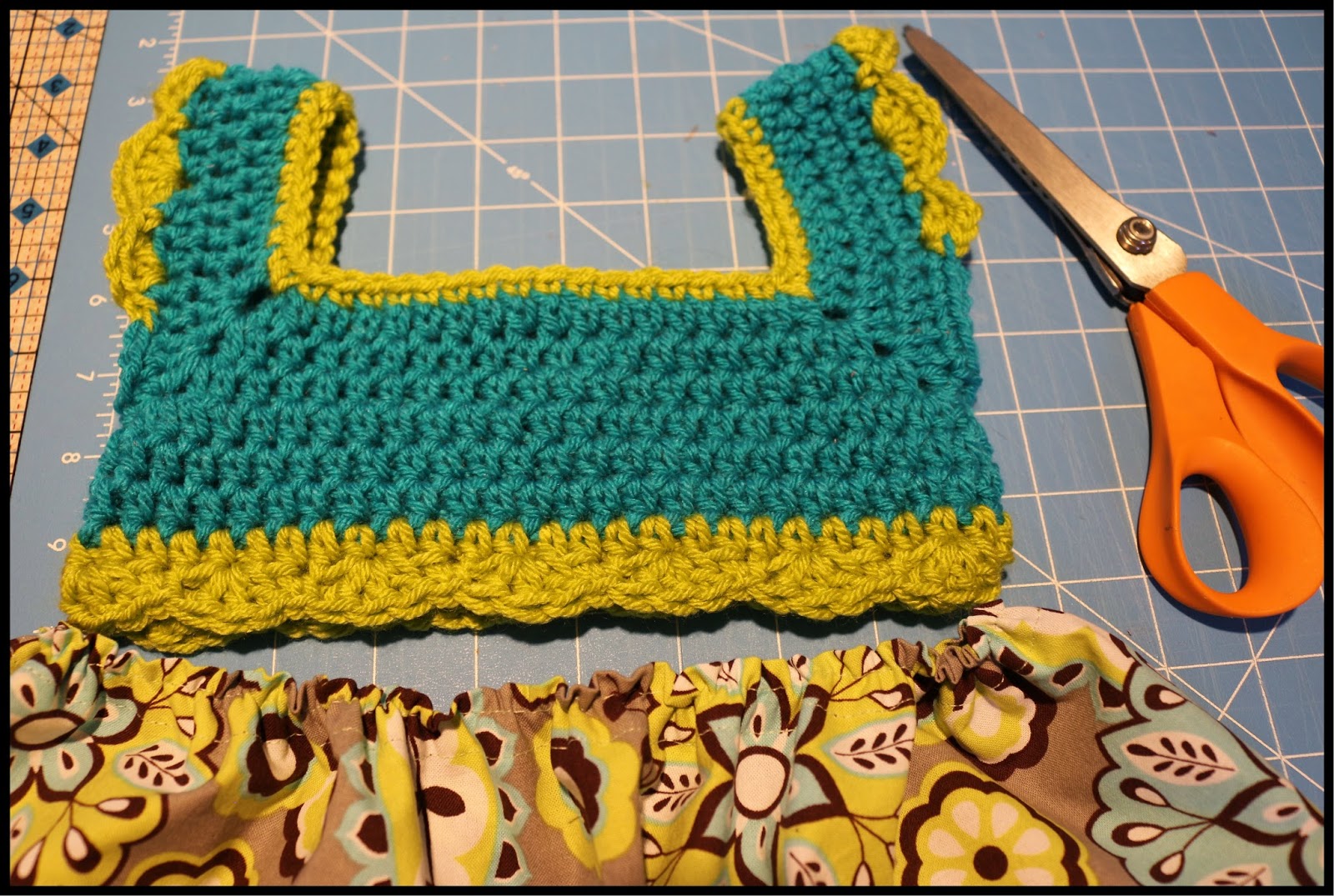 This Housewife Life: Crochet + Fabric = AWESOME ~FREE PATTERN~