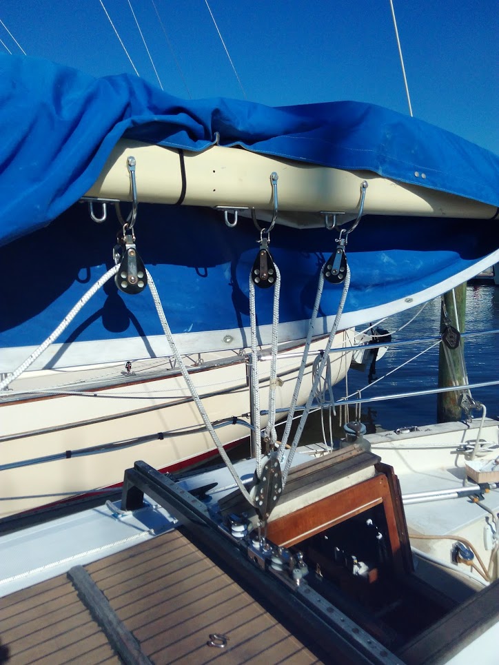 s/v Dreamboat Annie - A Westsail 32: Boom Bails & Mainsheet