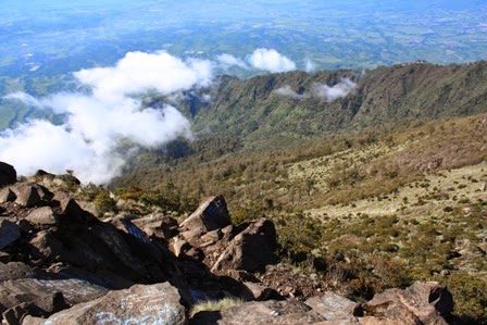 Toko Outdoor: Gunung Arjuno Lewat Jalur Lawang