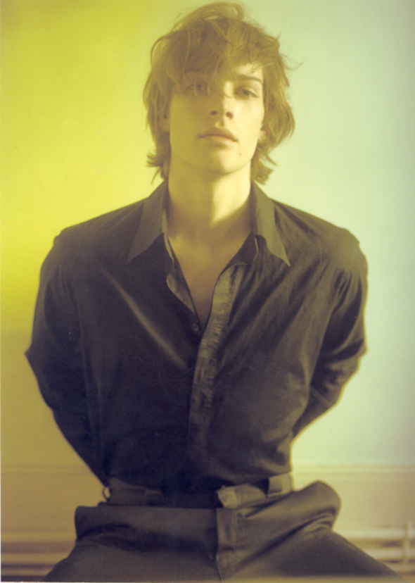 La Base observa: Andy Gillet actor y modelo francés nacido en Saint ...