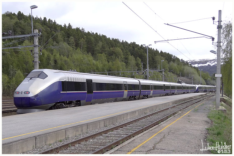 NORGE.nl: Dombås tog 73009 NSB motorvogn type 73