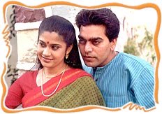 Bollywood Actor Ashutosh Rana & Wife Actress Renuka Shahane Family ...
