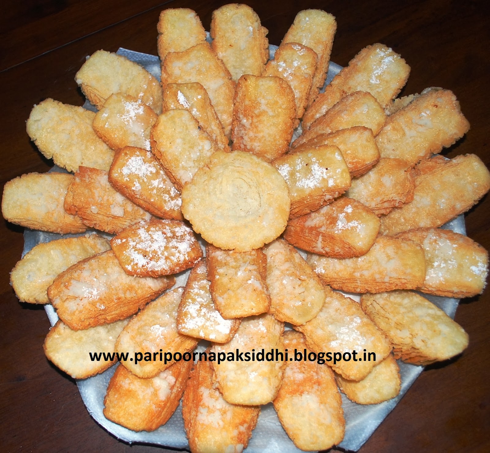 Paripoorna Paksiddhi : CHIROTE / INDIAN FRIED FLAKY PASTRY