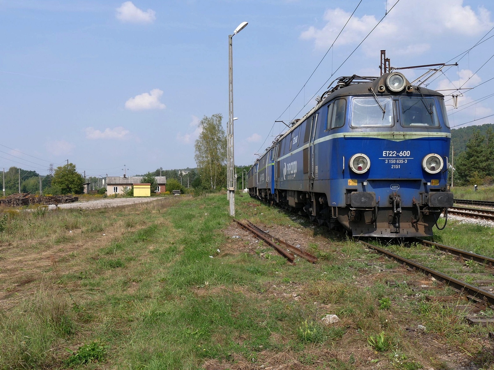 ET22-600 + ET22-1212 + ET22-1051 + ET22-909 na stacji Sitkówka Nowiny ...