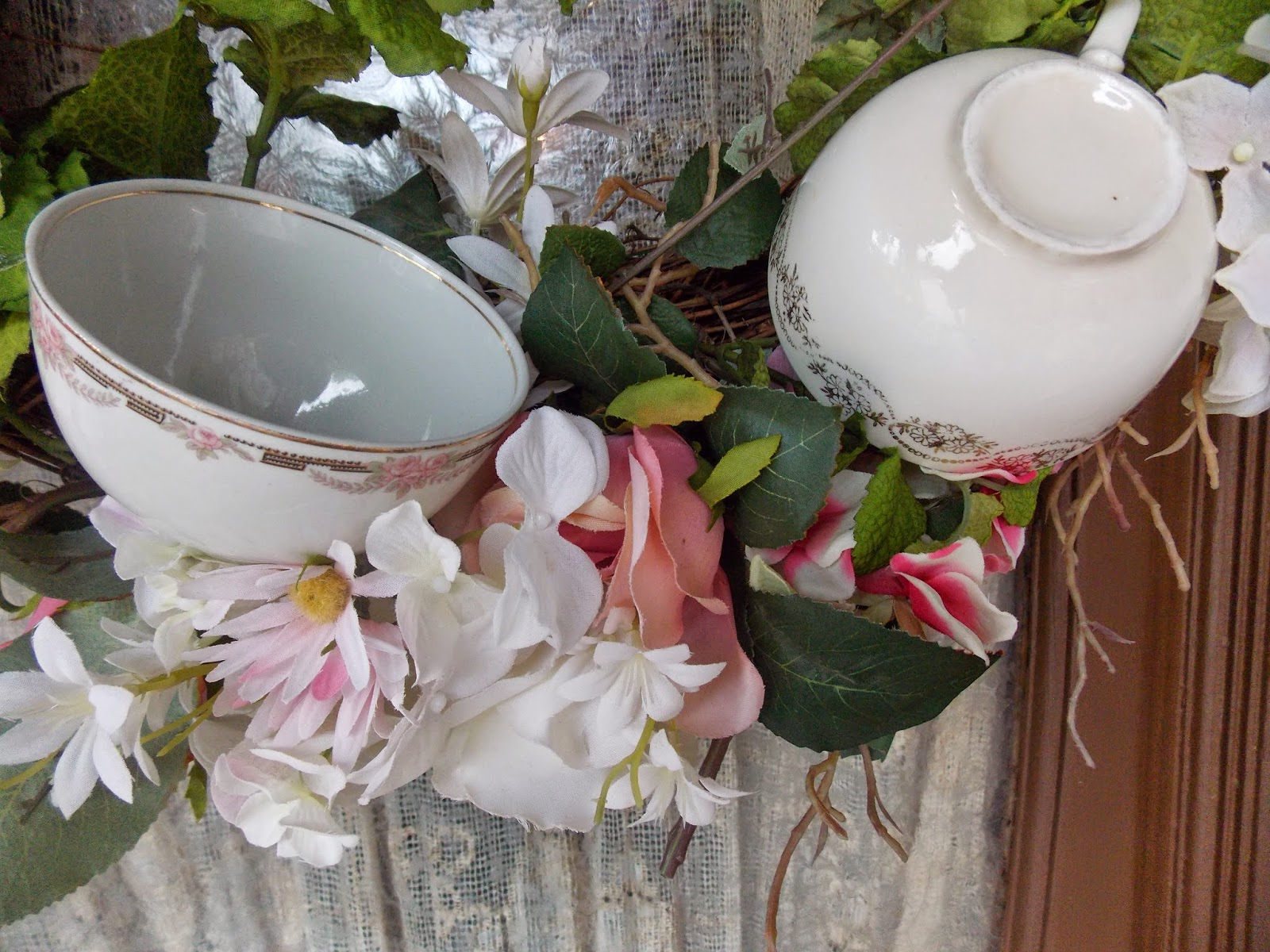 Linda's Life Journal: Easter Sunday and a Tea Cup Wreath!