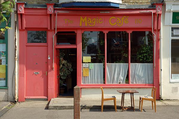 cooking up a storm in a teacup: The Magic Cafe and Comma