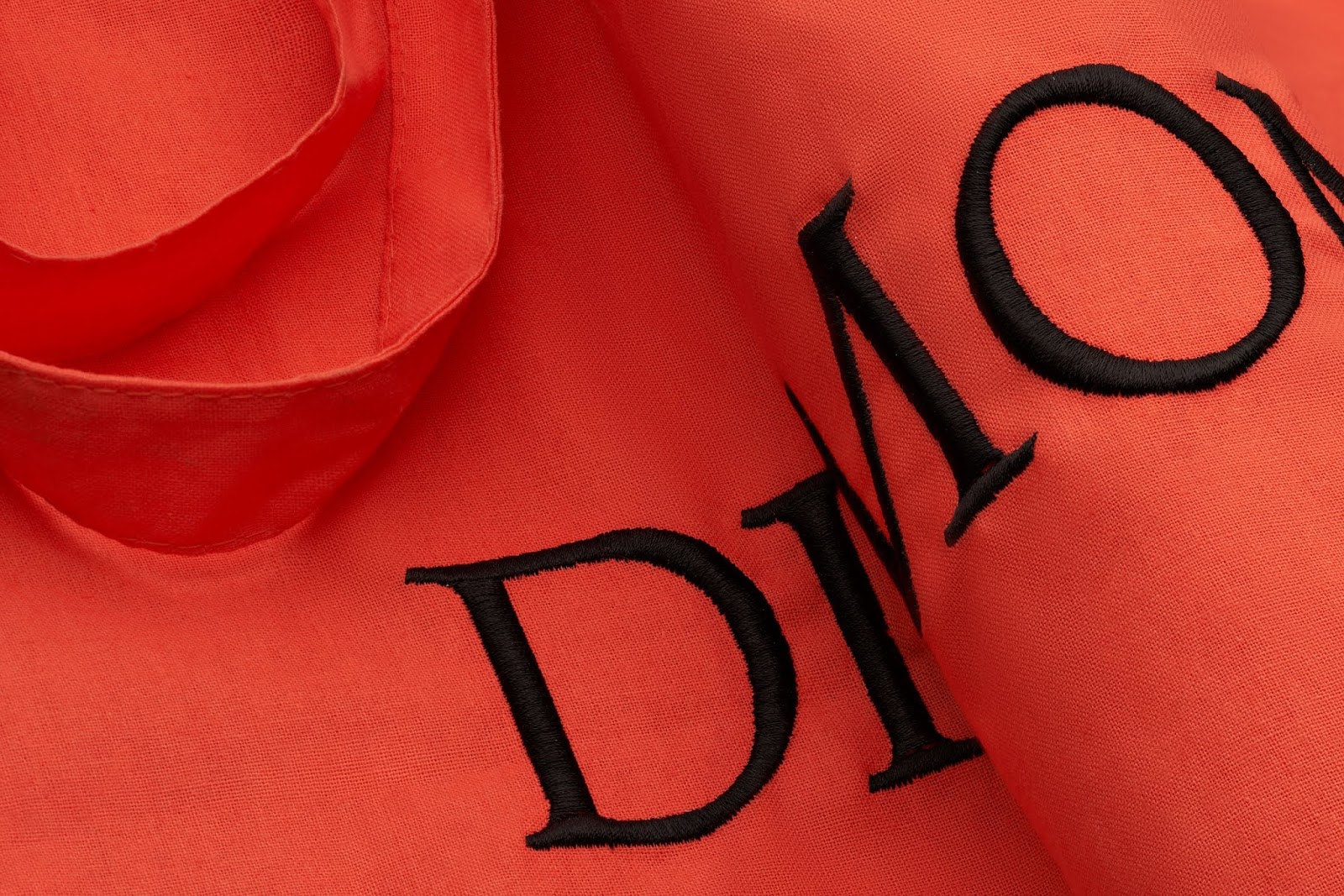 Dimoni – Packaging Of The World