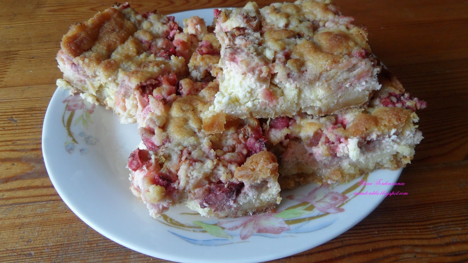 Riina tordimaania: Maasika-rabarberikook Juubeli tordipulbriga