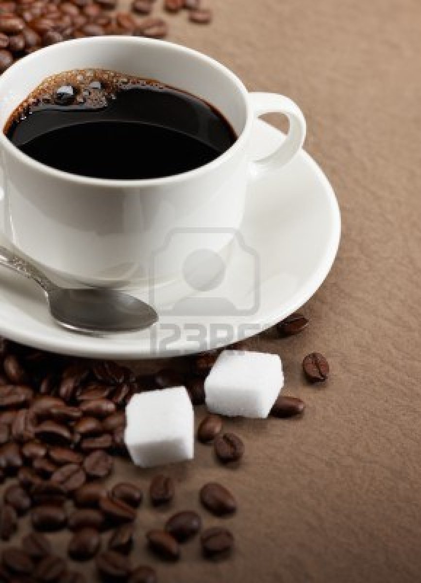¿Por qué el azúcar se disuelve mejor en el café caliente?