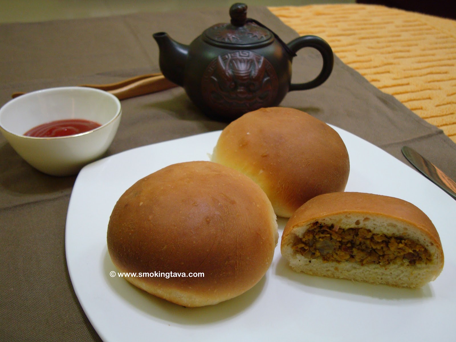 The Smoking Tava: Chicken Stuffed Bun
