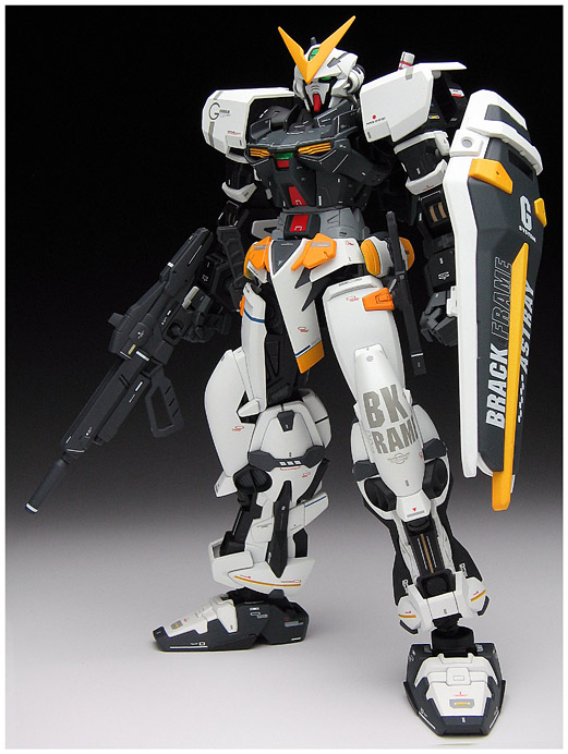 Painted Build: 1/100 Real Type Gundam Astray Black Frame