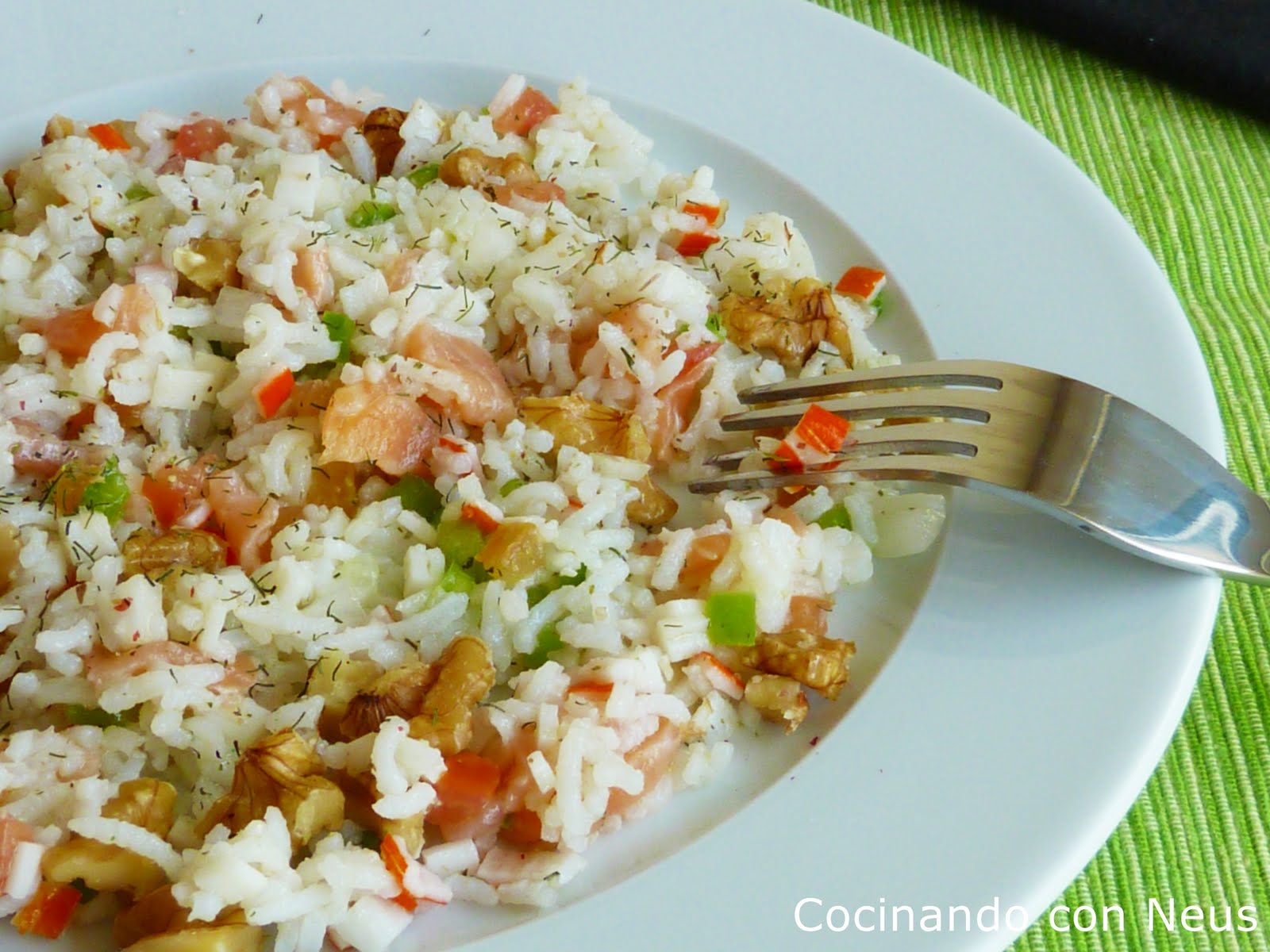 Ensalada de arroz basmati con salmón ahumado - Cocinando con Neus