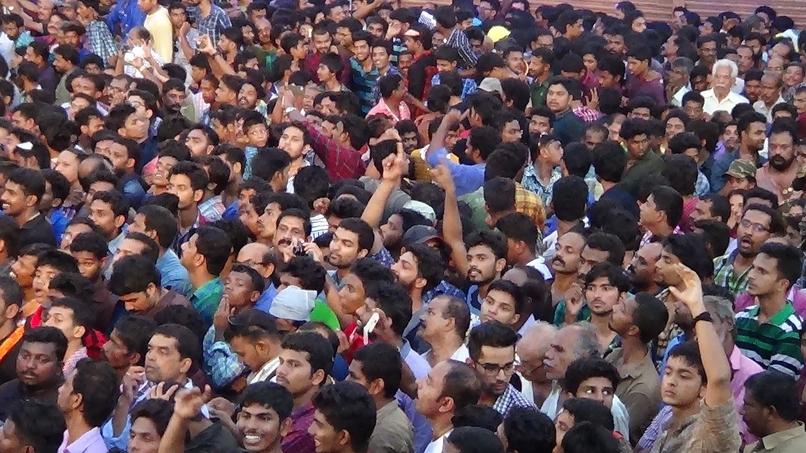 Centre for Crowd Management Research: About CCMR