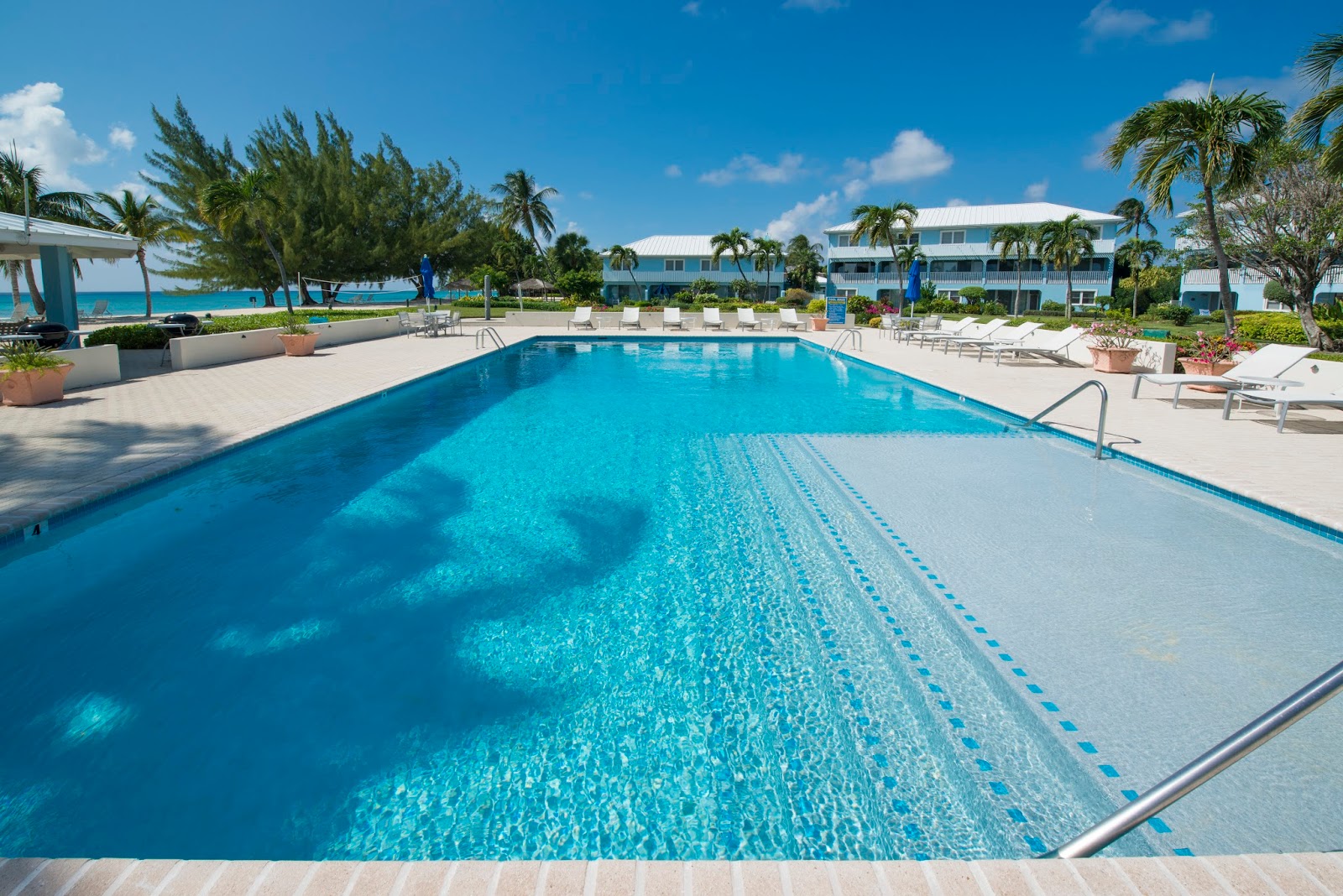 SILVER SANDS: The Incredible Silver Sands Seaside Pool!