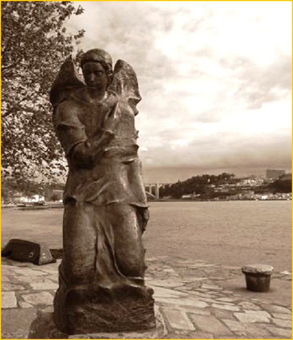 Poet'anarquista: ESCULTURA - IRENE VILAR