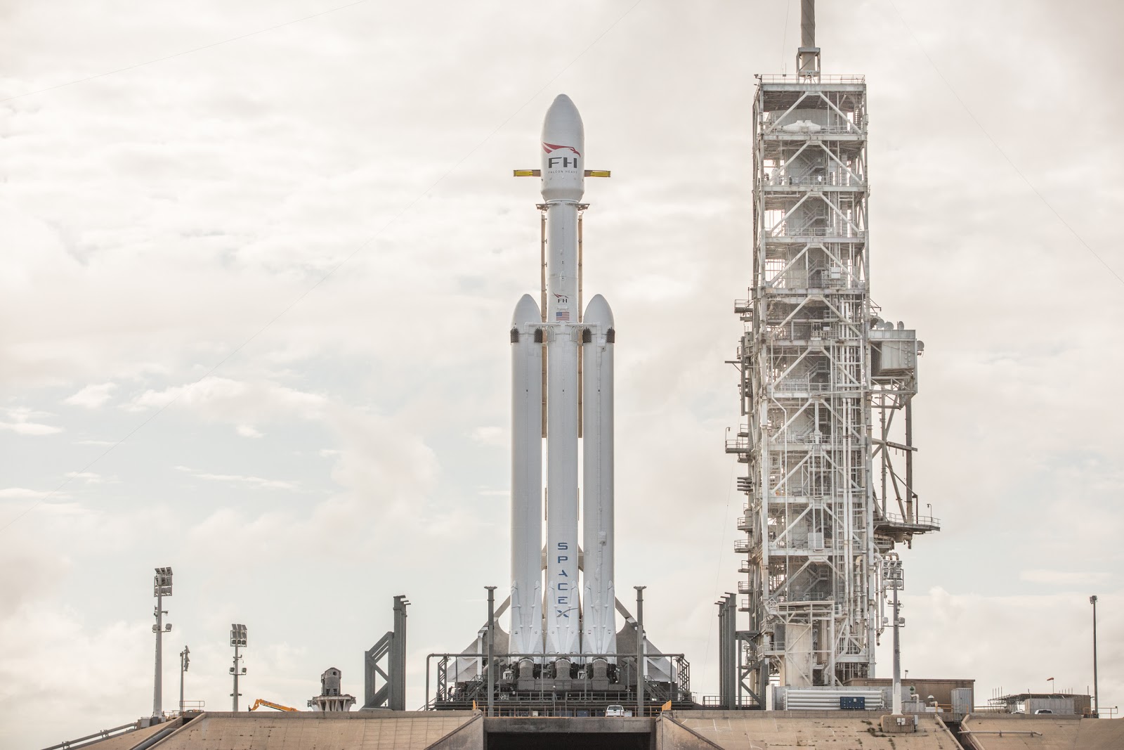 News Spazio: Falcon Heavy, il 6 Febbraio il lancio inaugurale del nuovo ...