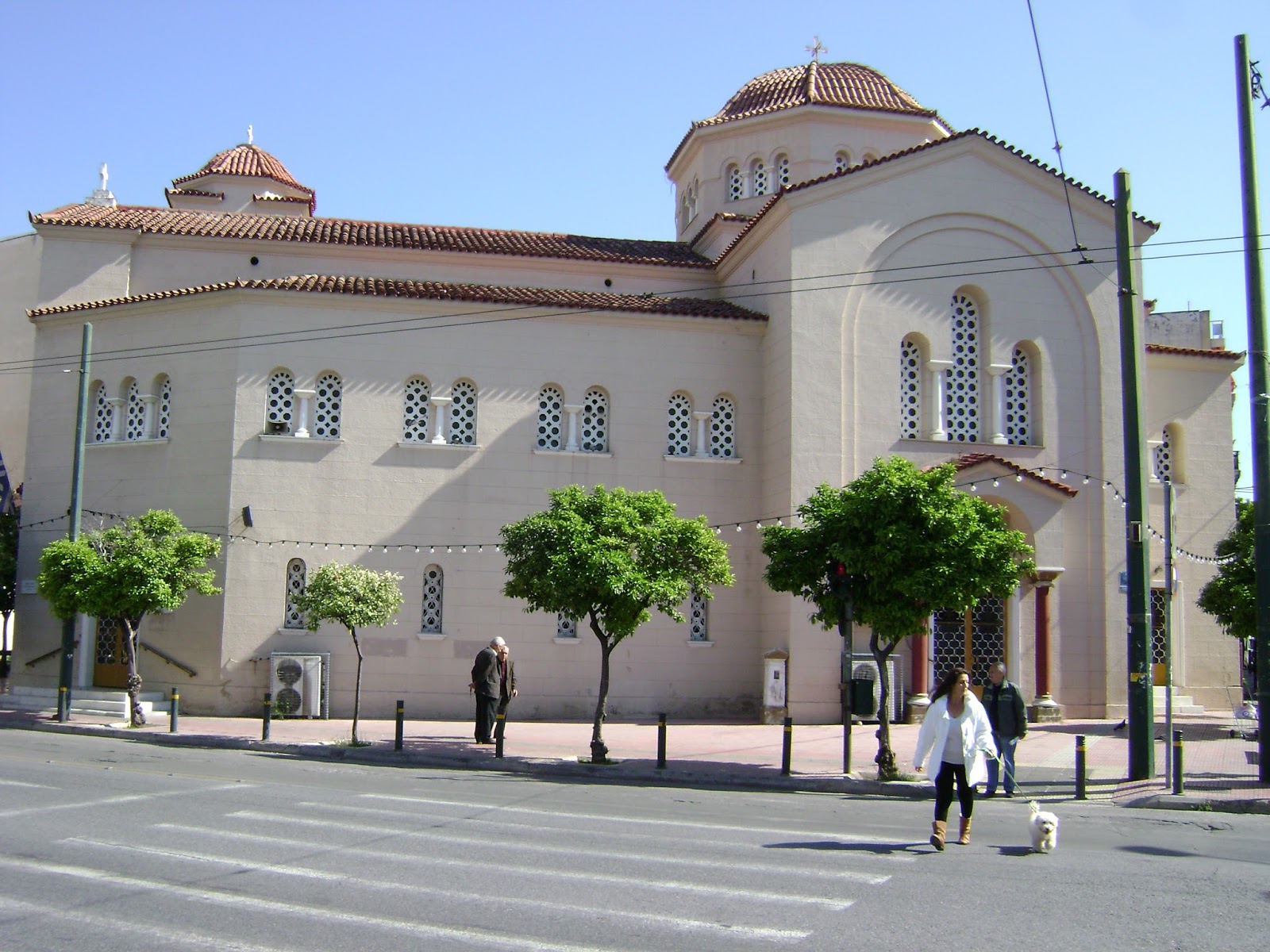 ΠΕΡΠΑΤΩΝΤΑΣ ΣΤΟ 4ο ΔΙΑΜΕΡΙΣΜΑ ΤΗΣ ΑΘΗΝΑΣ