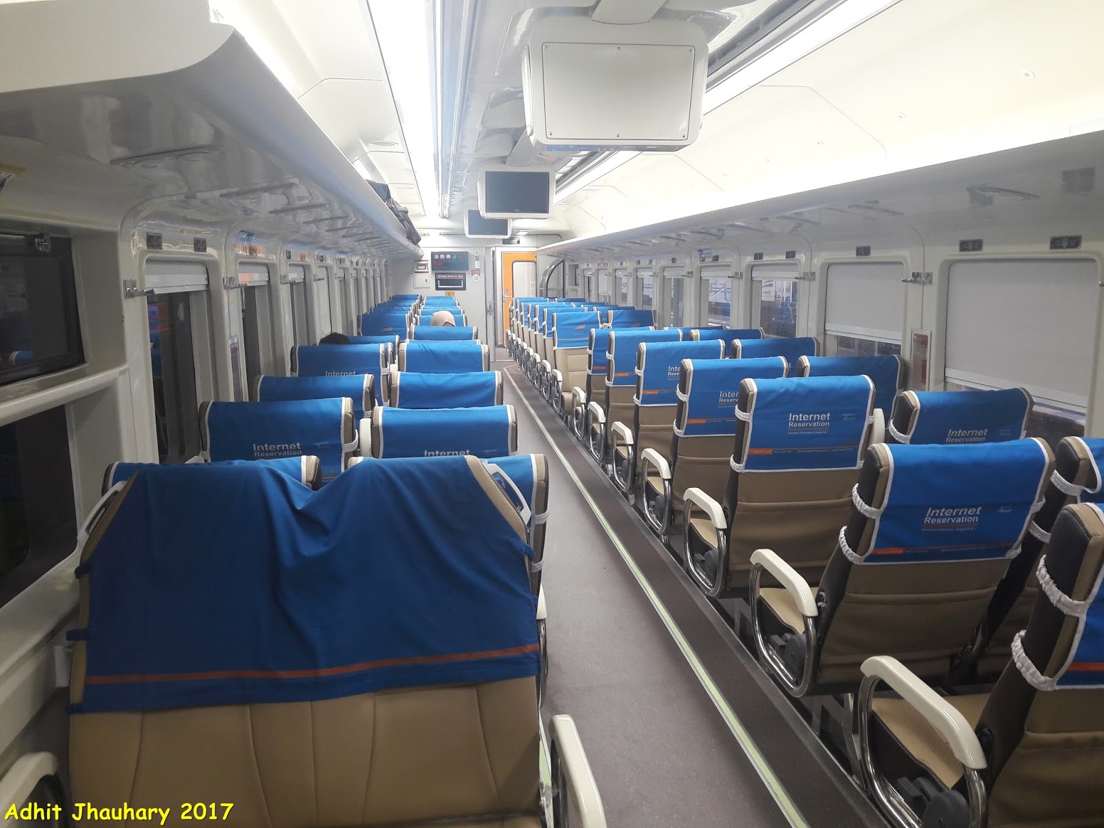 Selamat Datang Kereta Api Jayakarta (Surabaya Gubeng - Pasar Senen ...