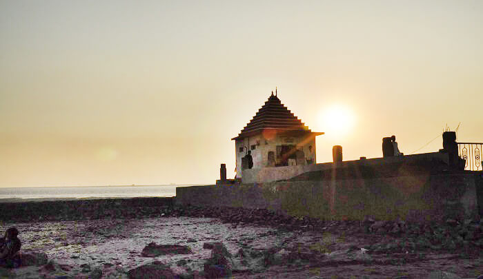 Kahaniya: Dumas Black Sand Beach in Surat: Only few returned to tell ...