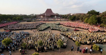 Old Legend of Campus: Maba UGM tenang hadapi OSPEK?