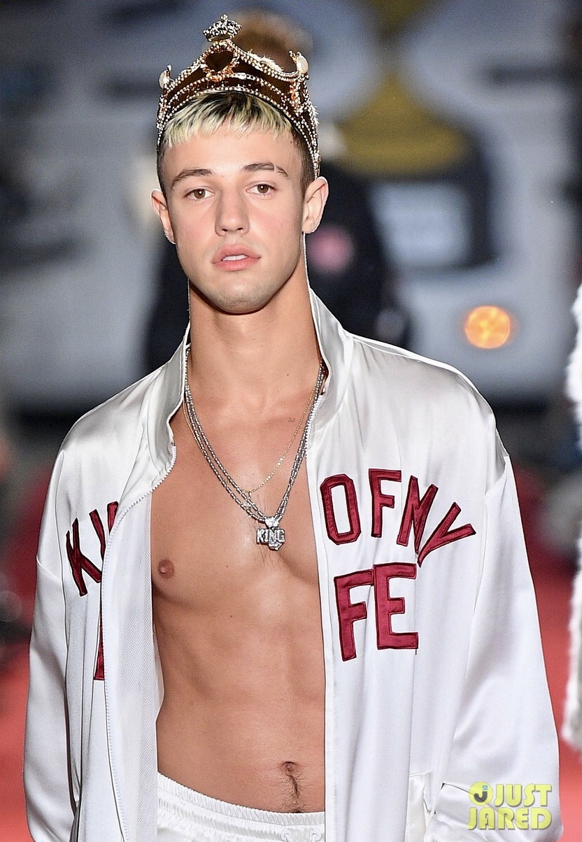 Alexis_Superfan's Shirtless Male Celebs: Cameron Dallas showing chest ...