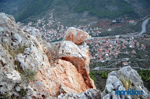 ΚΙΝΔΥΝΕΥΕΙ ΤΟ ΛΕΩΝΙΔΙΟ: ΤΟ ΑΠΕΙΛΕΙ ΜΕΓΑΛΟΣ ΒΡΑΧΟΣ ΠΟΥ ΑΠΟΚΟΛΛΗΘΗΚΕ ΑΠΟ ...