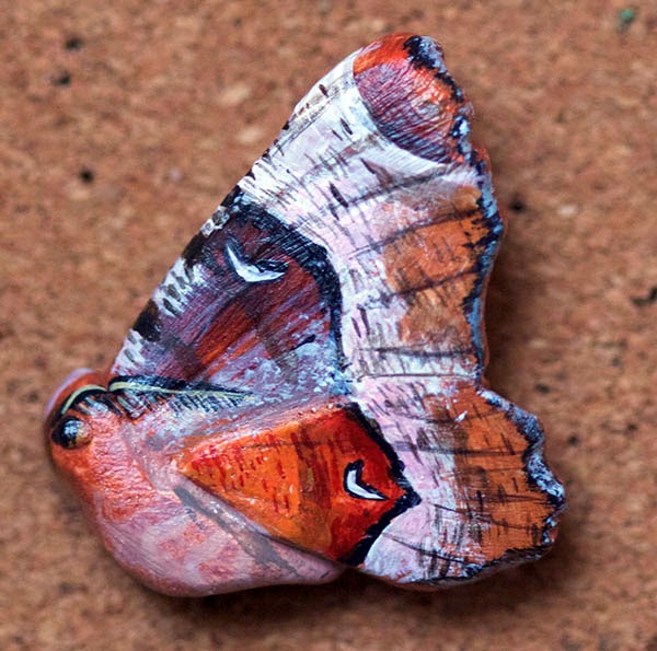 Hachiware Art: More fake moths