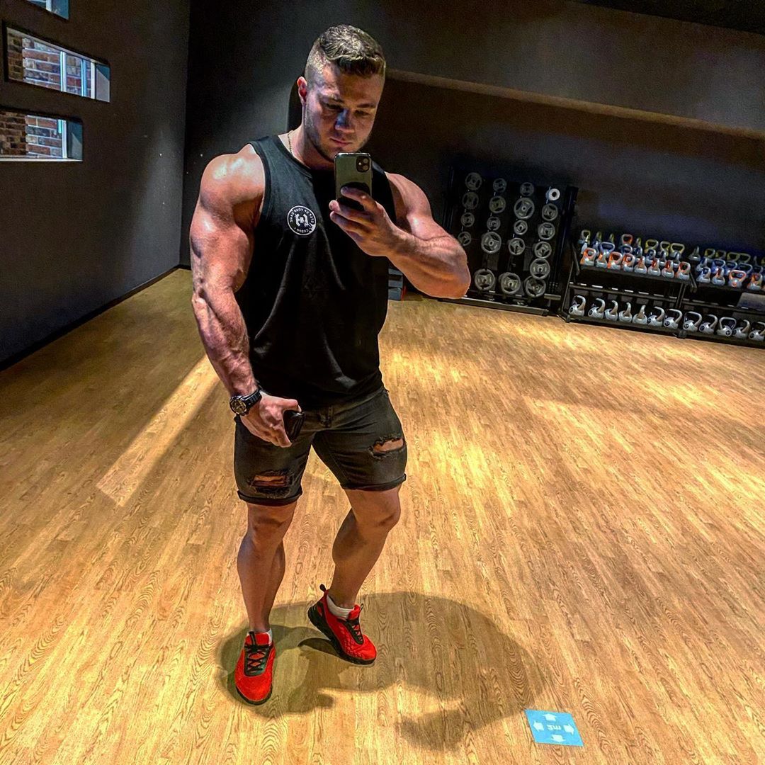 the beauty of male muscle: Oleg