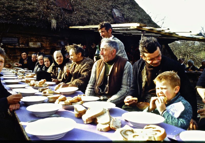 59 Incredible Photos Document Everyday Life of Romanians in Maramures ...