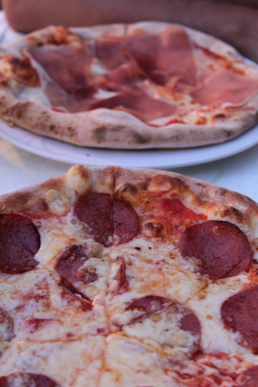 Truly Kira: Flickan som åt (och drack) upp Grekland