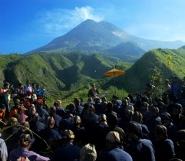 Labuhan Merapi, Wujud Syukur Masyarakat Jogja Informasi Travelling ...