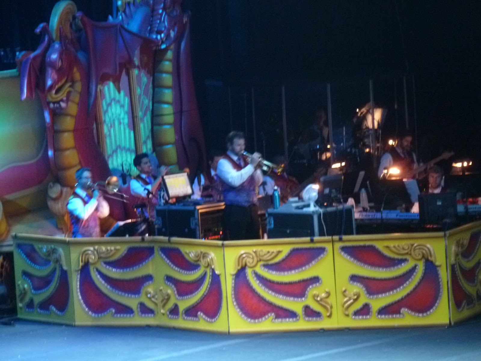 Review of Ringling Brothers and Barnum & Bailey - Dragons