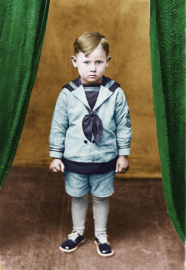 44 Incredible Colorized Photos That Show What Kids Wore Over 100 Years ...