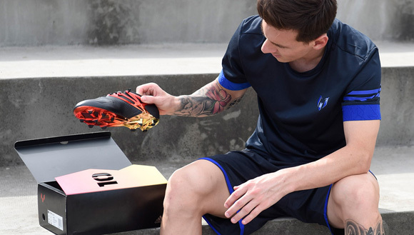 SCREEN PICTURE: Sepatu Terbaru Lionel Messi