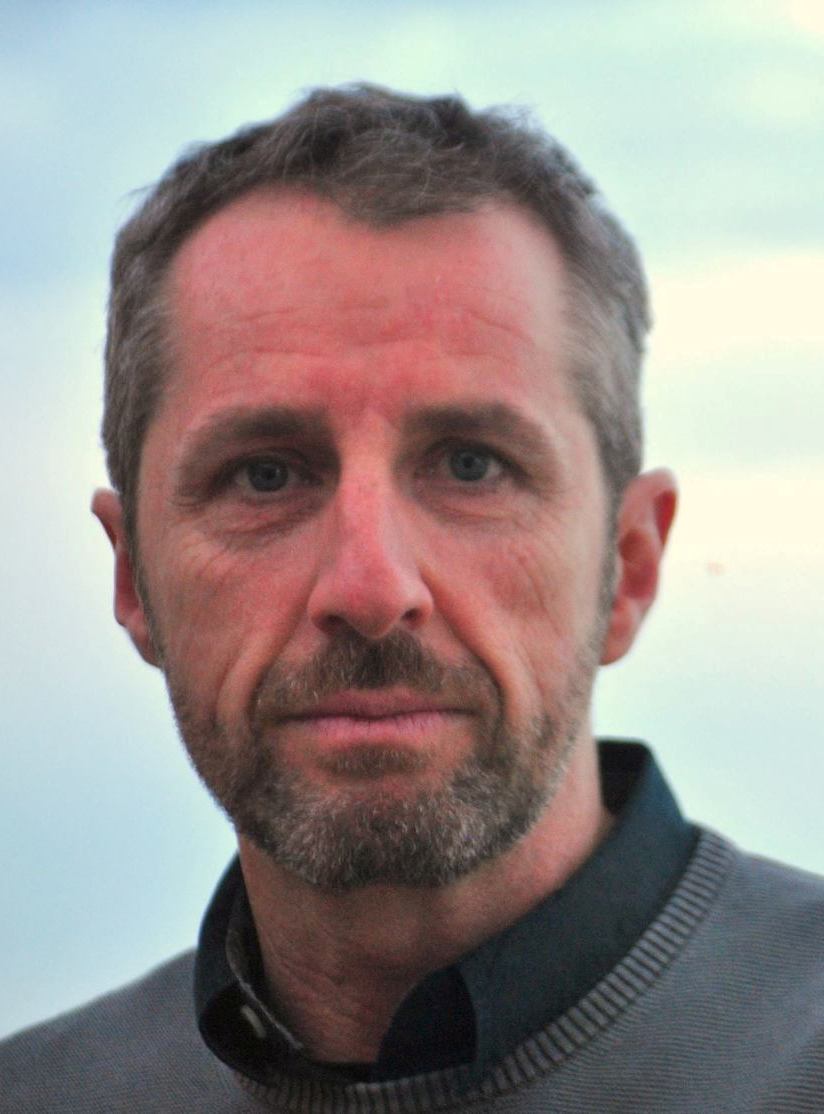 Lecturápolis: ENTREVISTA a FELIPE R. NAVARRO (Hombres felices)