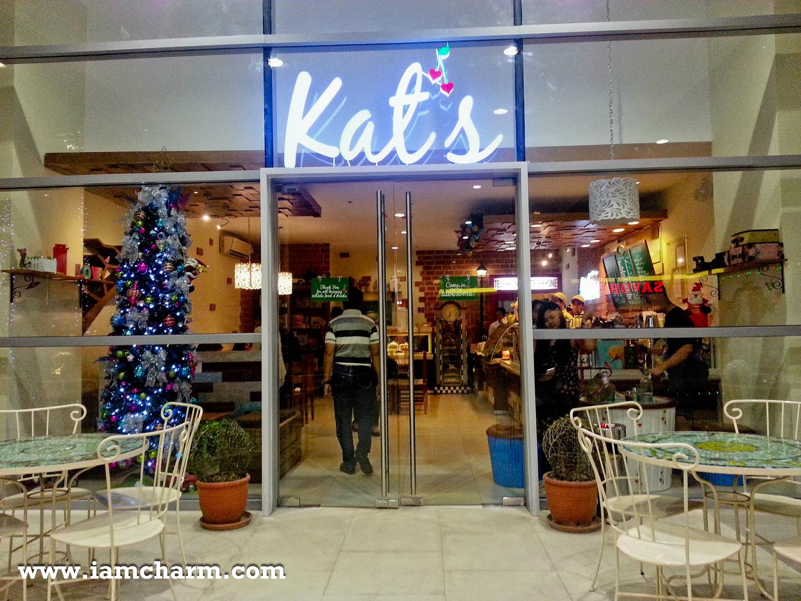 Kat's Cafe: A homey and uber cute place! ~ My personal brew of ESCAPADES