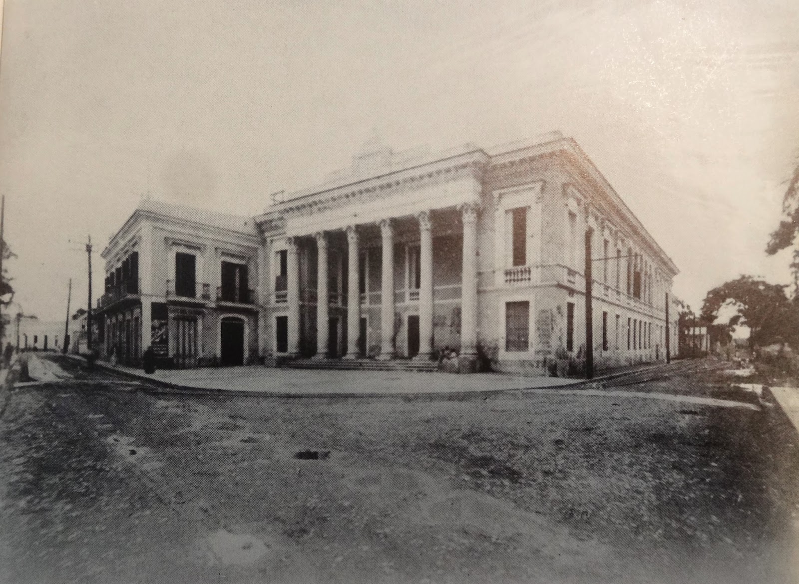 Gerardo: El Teatro La Perla y la Clase Graduada de 1985 de Ponce High.