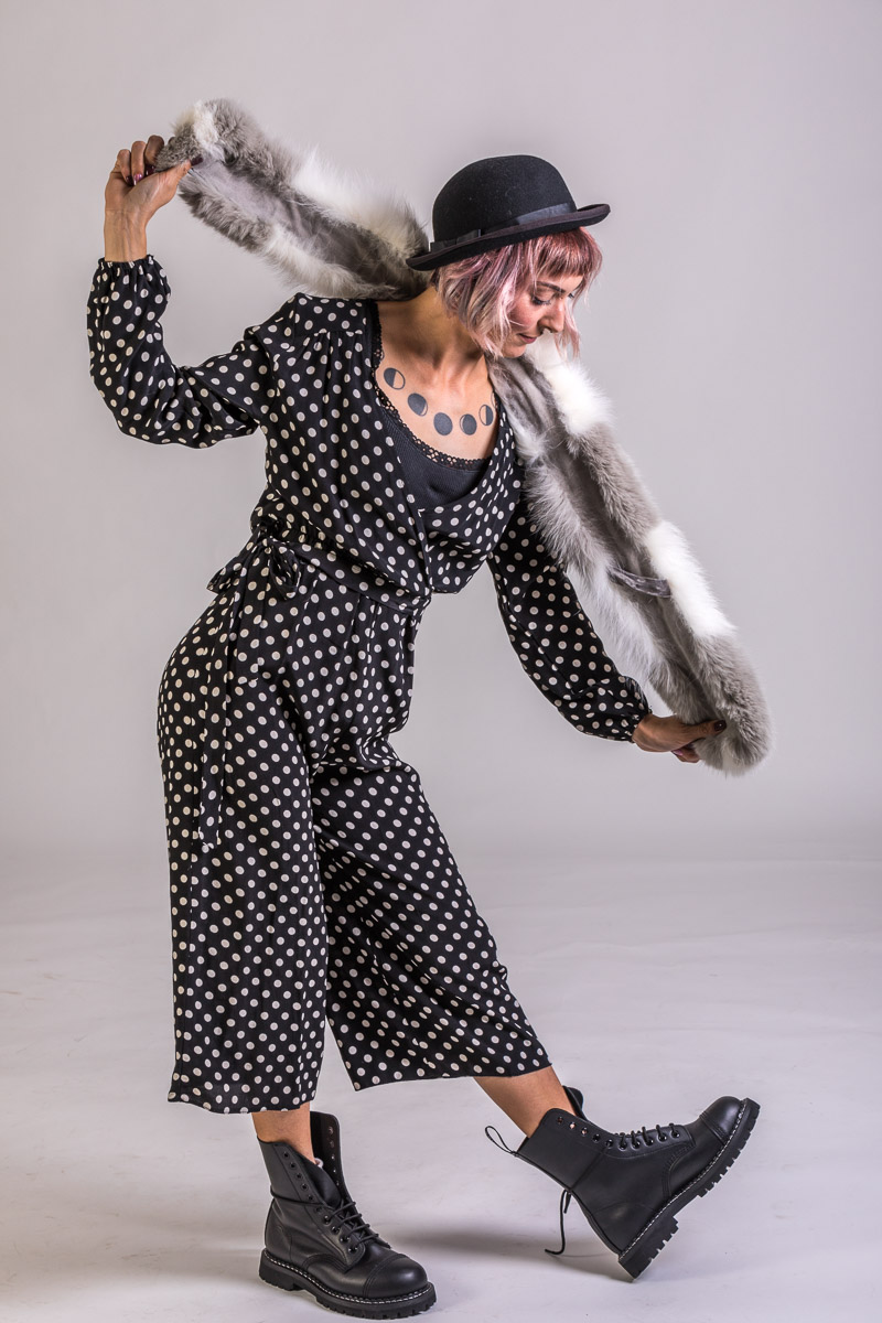 Ellie Moore Official