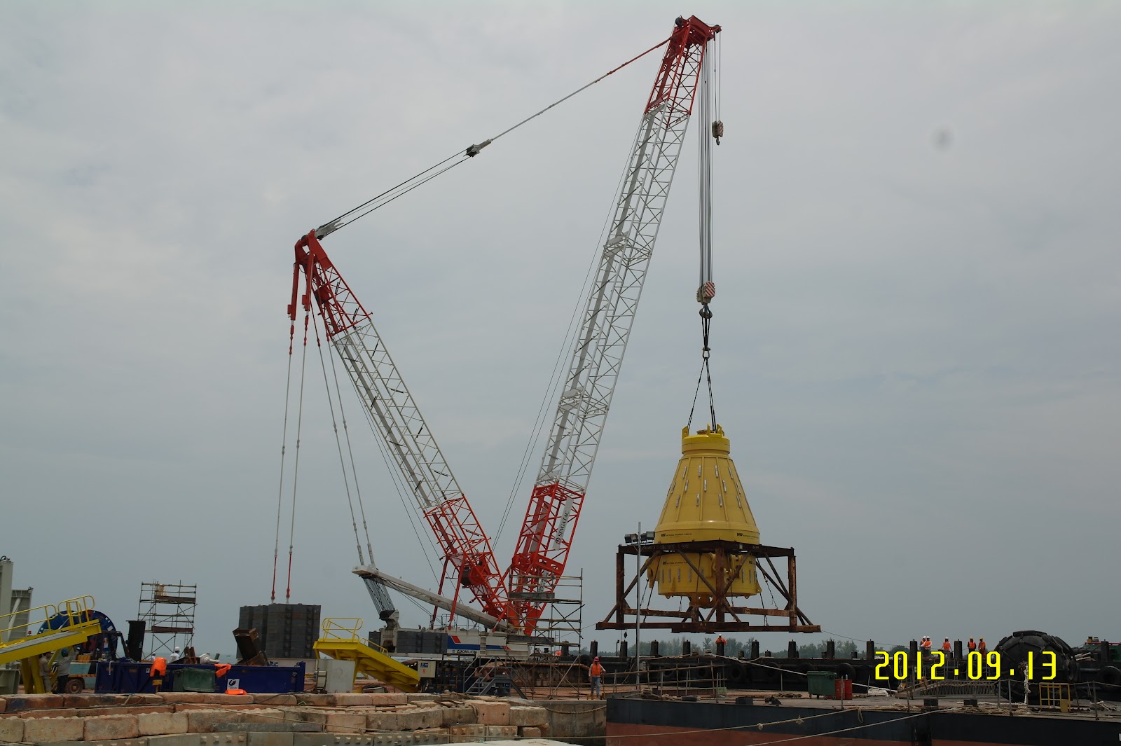 SINGATAC OFFSHORE CENTRE: Offload A 230-Ton Submerged Turret Loading ...