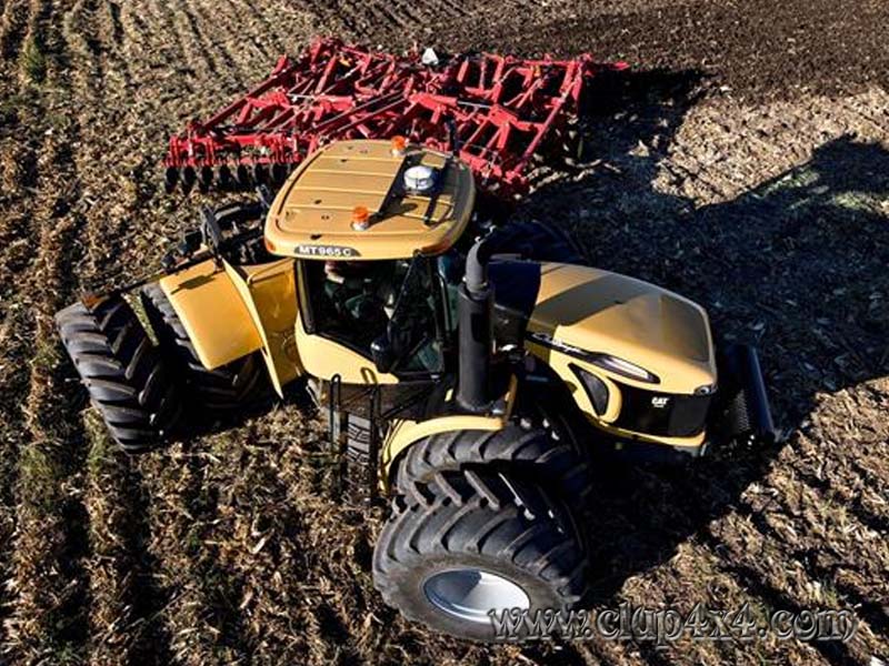 Tractors - Farm Machinery: Challenger MT 900